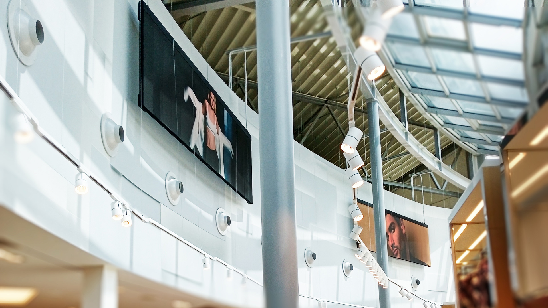 商业中庭 - - 深圳市美矽微视觉技术有限公司